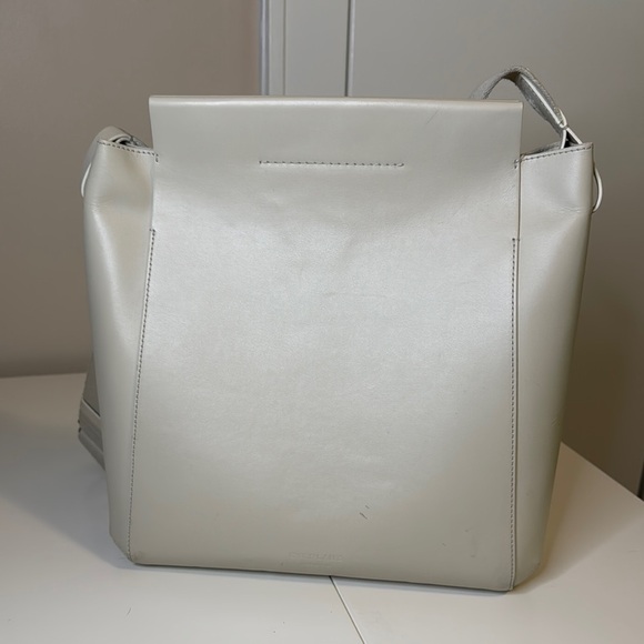 Everlane | Bags | Everlane Form Bag Cream Leather Crossbody | Poshmark